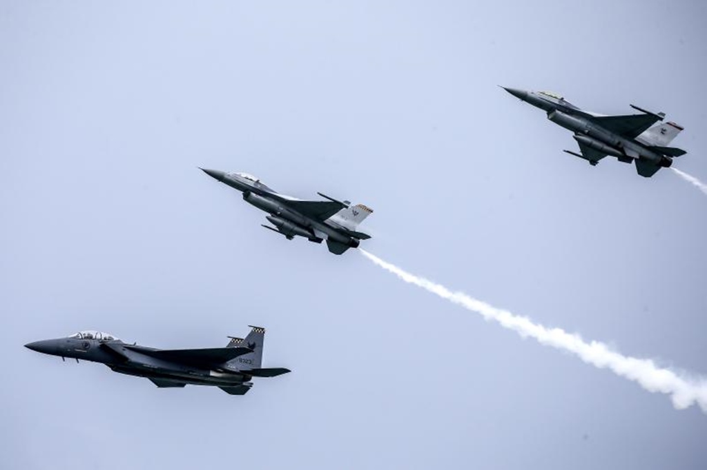 SINGAPORE AIR FORCE SHOWS ITS NEW TEAM AT THE NATIONAL AIRSHOW - Blog ...
