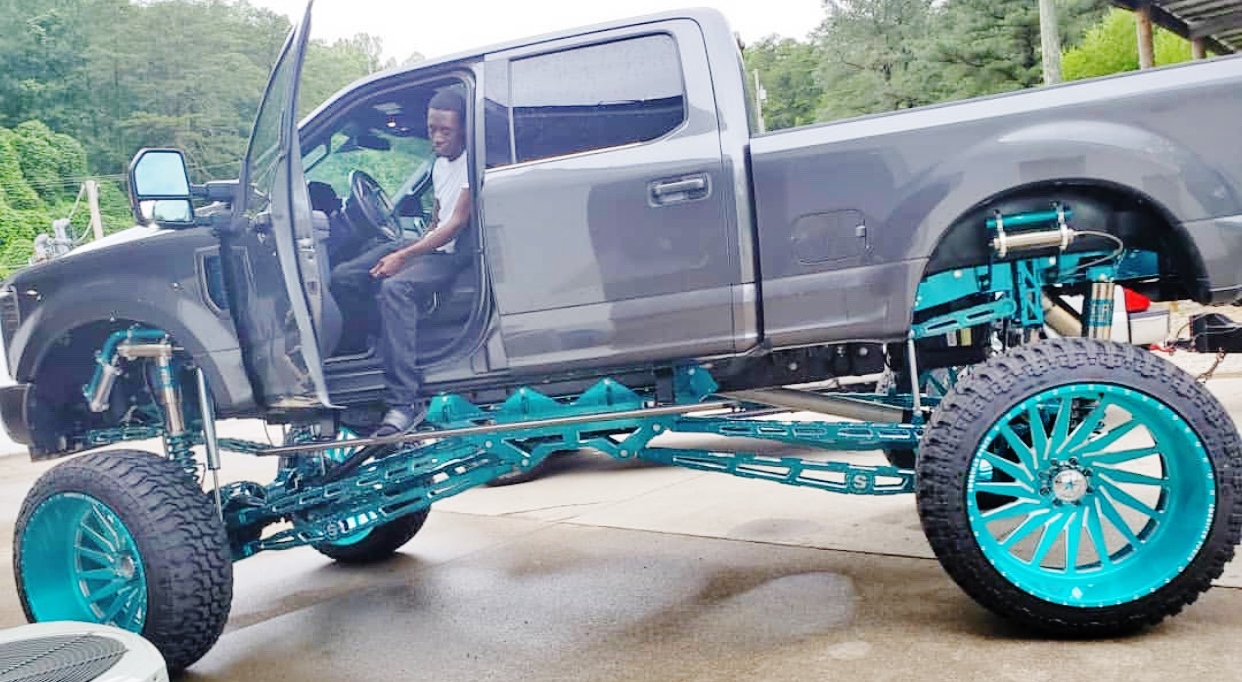 Ace-1: 2018 Ford F250 Truck Lifted on 30"X16's American Force Wheels