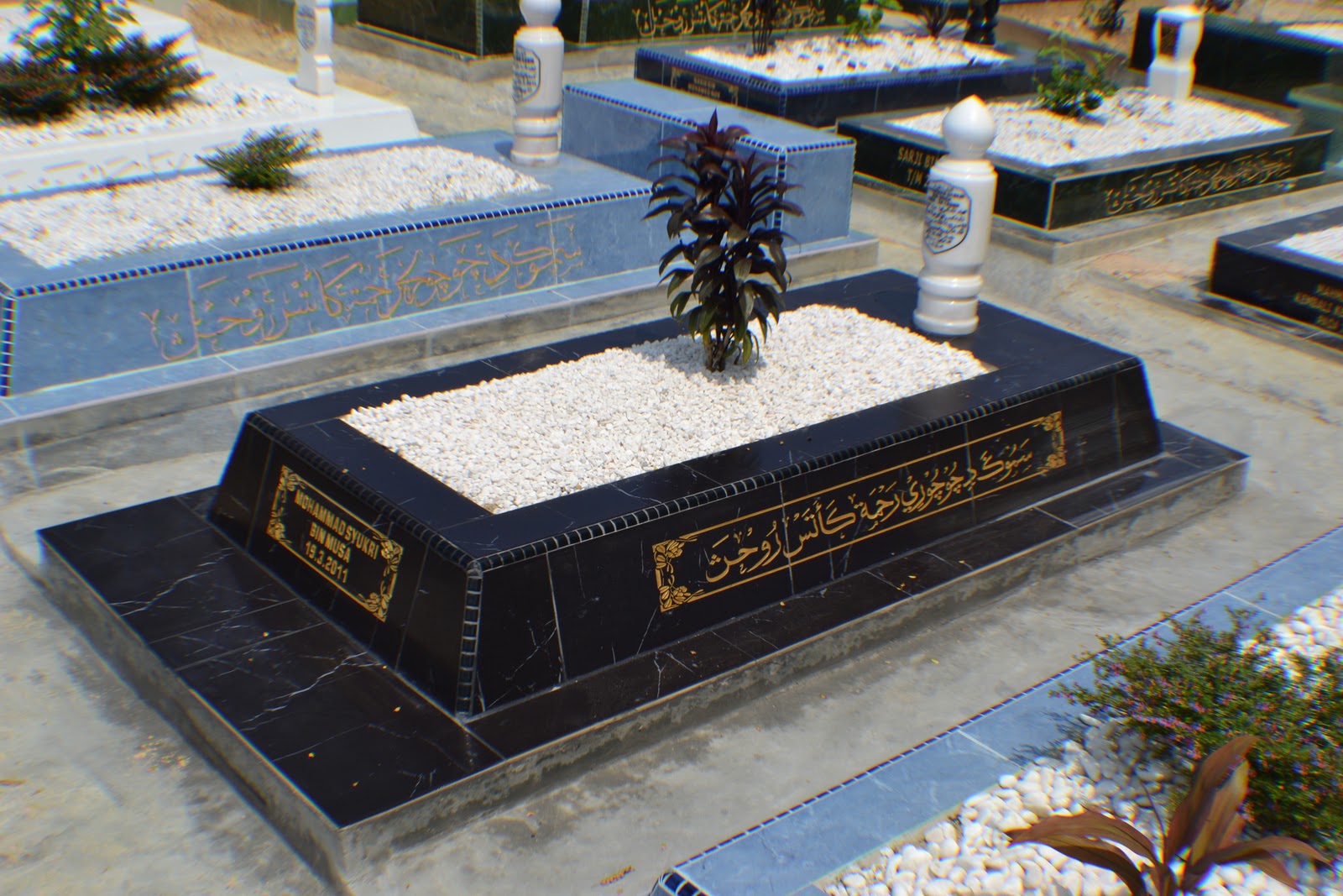 60 Model Kijing Makam Kuburan Islam, Kristen, Katolik Terbaru - Model ...