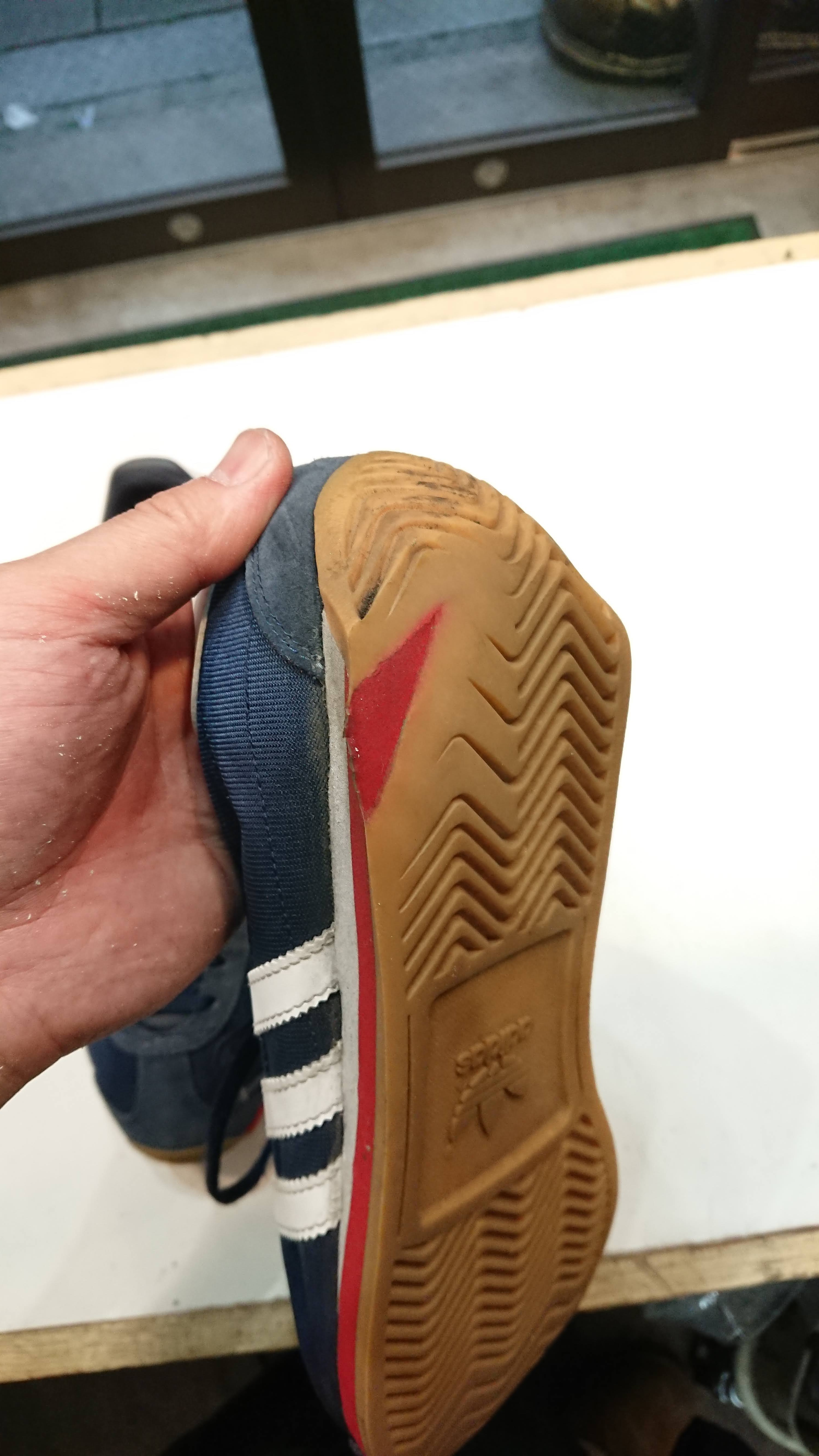 doekのお修理ブログ！！: adidasのスニーカーのかかとを直す！！