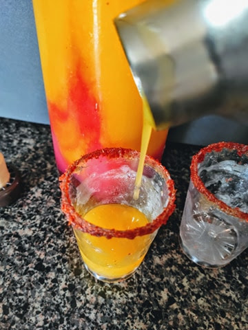 coctelería exprés y baby mango shots