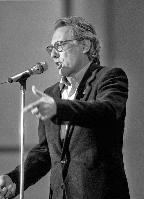 SOGNAPAROLE MAGAZINE: Enzo Jannacci...la nostra Milano