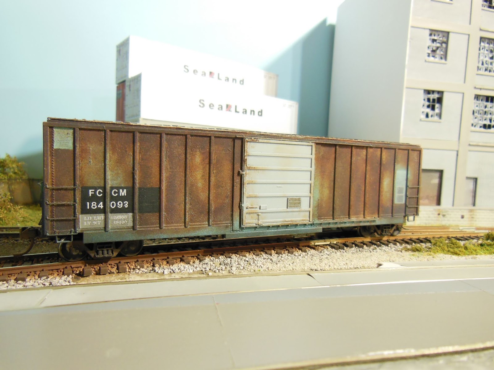 JSSX Railway: A Couple of Evans Boxcars
