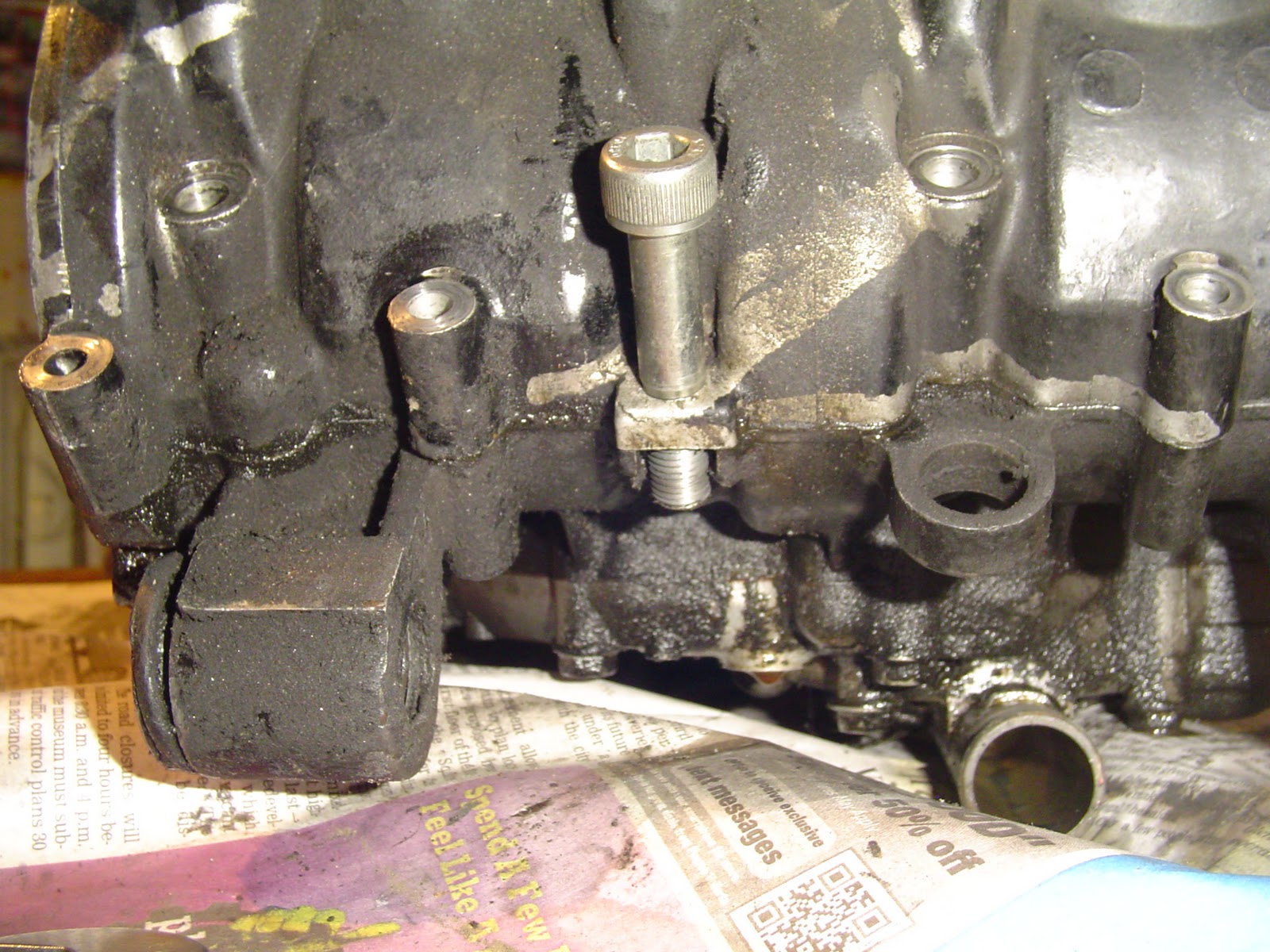 Roserunner's Reviews: Splitting RG500 Crankcases