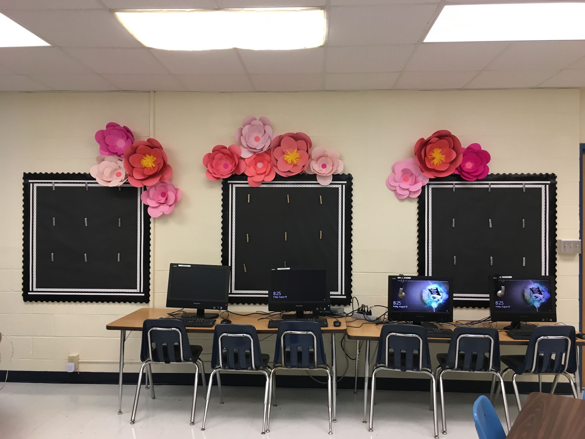 Paper Flower Classroom Decor How-To - Creating the Life