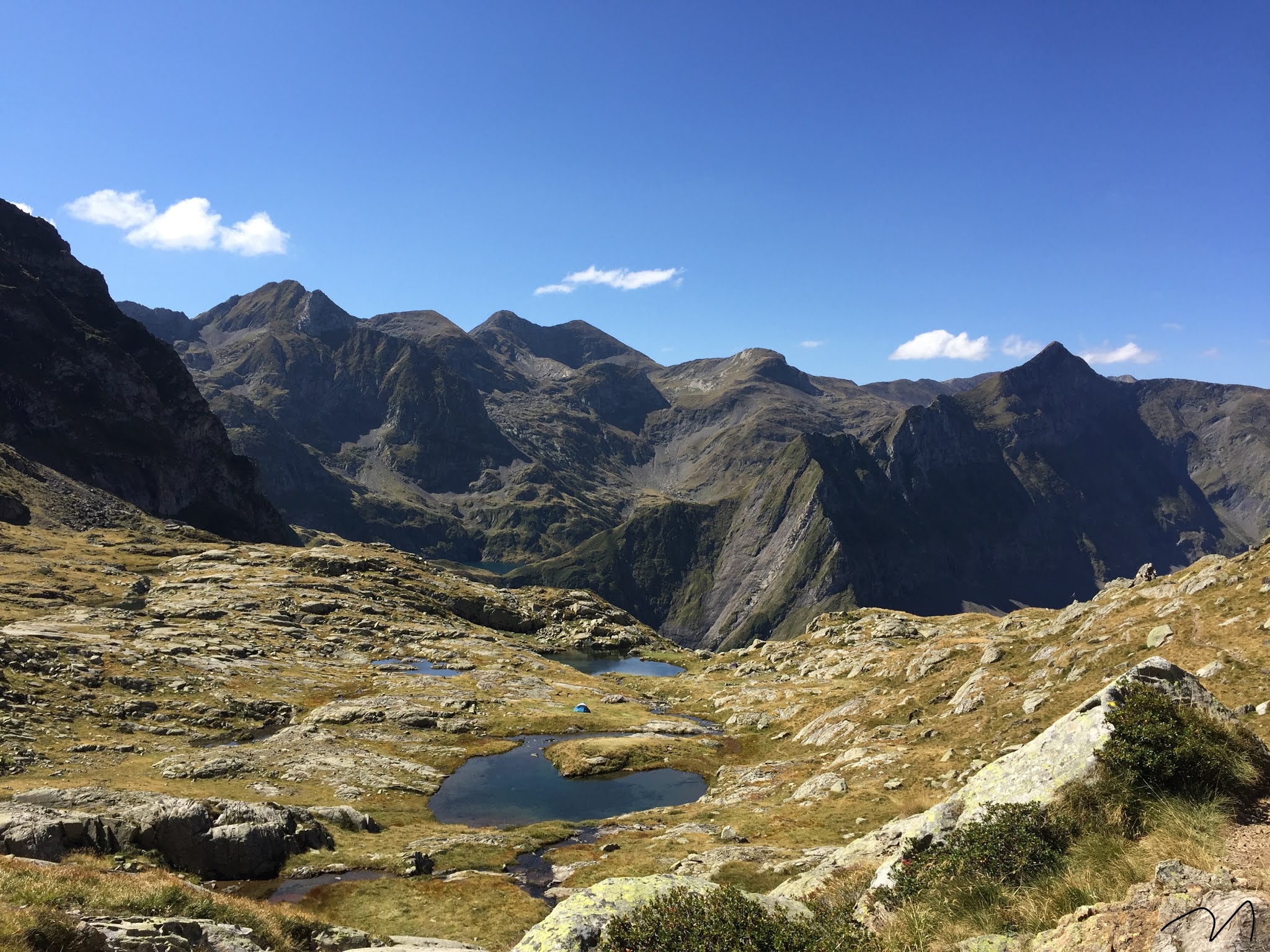 Les abricotiers: le Mont Valier (2828m) en technicolor...
