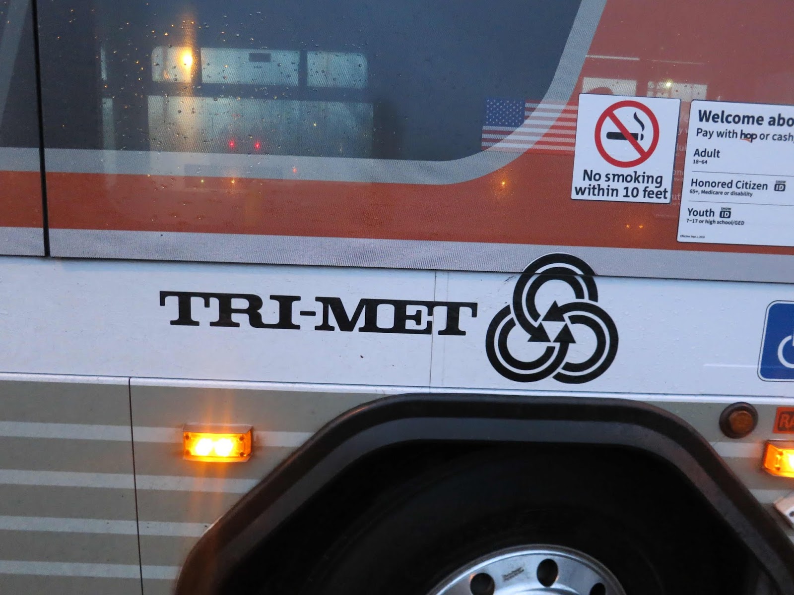 The ZehnKatzen Times: The Magic TriMet Anniversary Bus