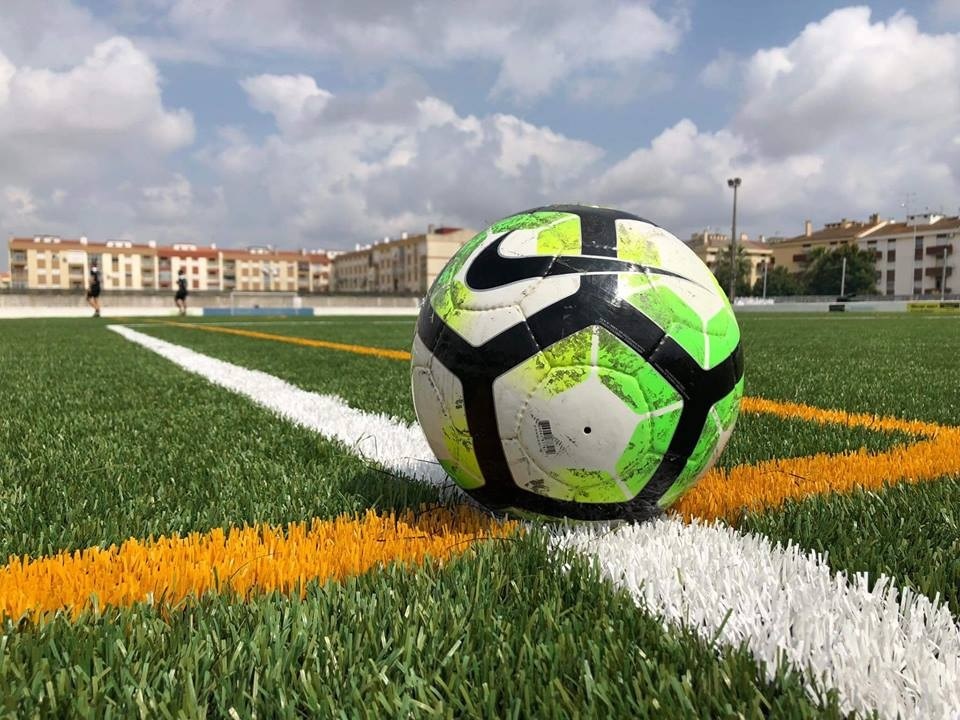 PINHALNOVENSE»» Plantel com muita gente nova - JORNAL DE DESPORTO