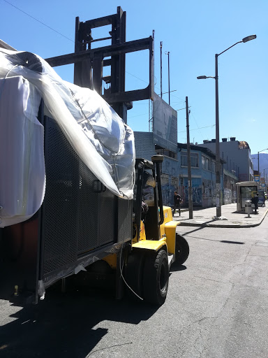 PROFESIONALES EN CARGUE DE MAQUINARIA PESADA