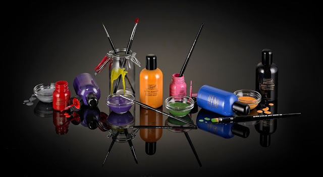 We Love Colors Friends Blog