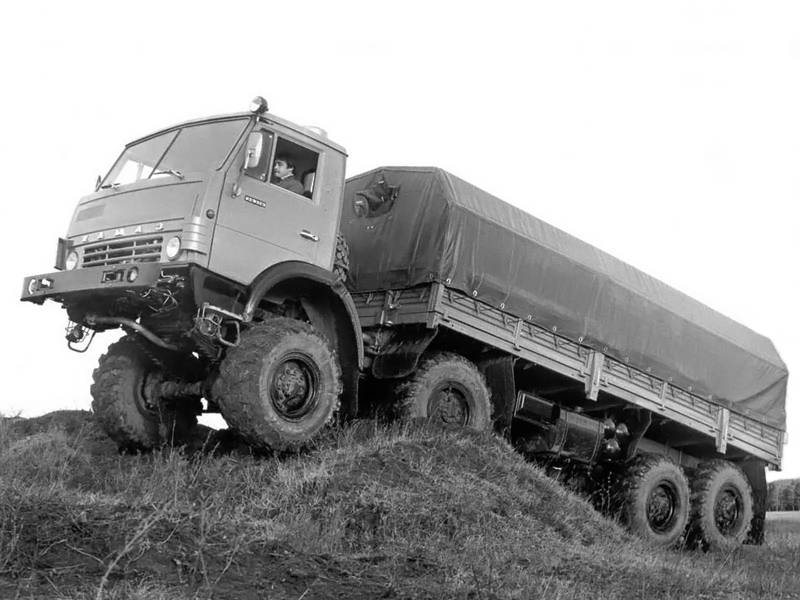 DIECIOCHO RUEDAS: 45 AÑOS y 3 MILLONES DE UNIDADES PARA EL MOTOR V8 ...