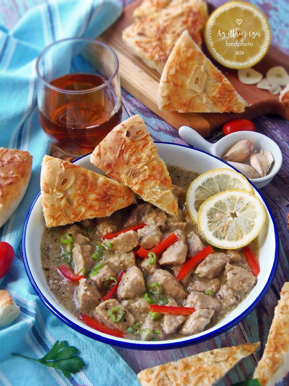 Az otthon ízei: Riganato fokhagymás pizzakenyérrel