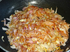 Veg Indian Cooking: Kamal Kakdi Ki Sabzi (Seyal Bhee Patata)