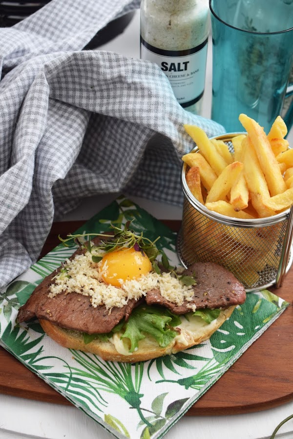 Smaskelismaskens: Bookmaker toast med lövbiff och pepparrot