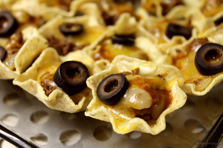 Hungry Harps: Enchilada Nachos with Tostitos Scoops!