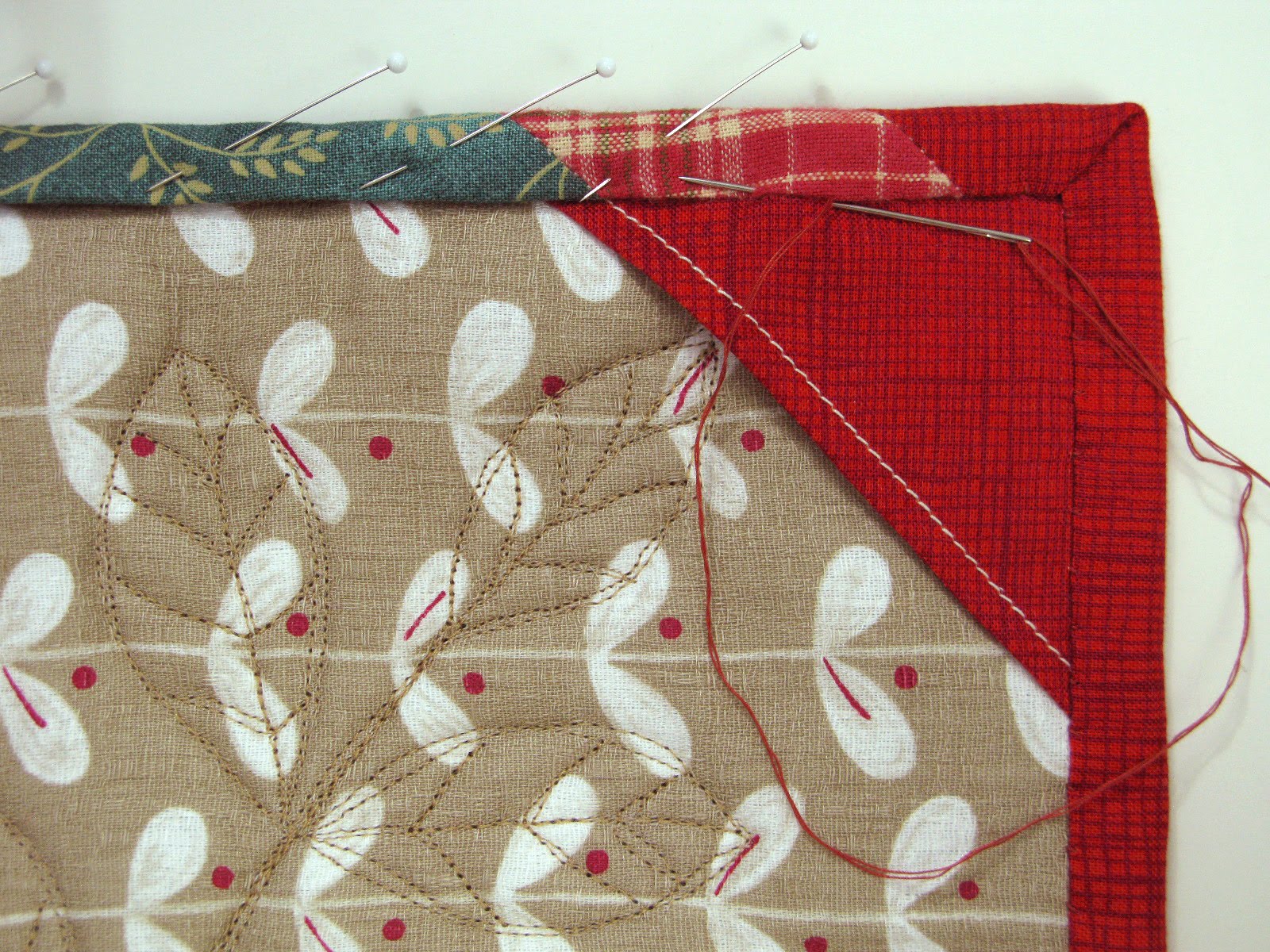 PatchworkPottery: Corner Pocket Tutorial