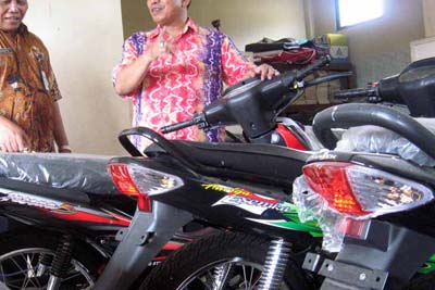 Motor Esemka Mulai Diminati - Dunia Info dan Tips