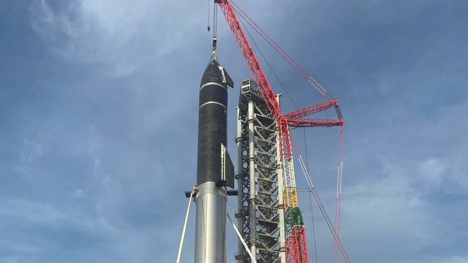 SpaceX coloca Starship em cima do Super Heavy pela primeira vez e ...