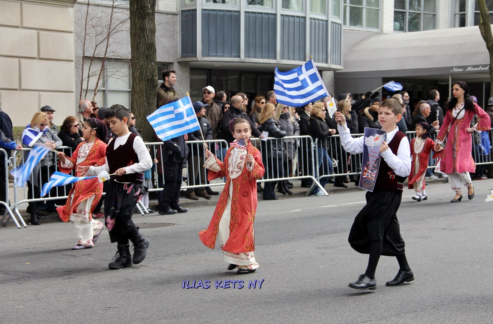 Η ΜΕΓΑΛΕΙΩΔΗΣ ΠΑΡΕΛΑΣΗ ΤΩΝ ΕΛΛΗΝΩΝ ΣΤΗ ΝΕΑ ΥΟΡΚΗ 2013. ΑΠΙΘΑΝΟ ...
