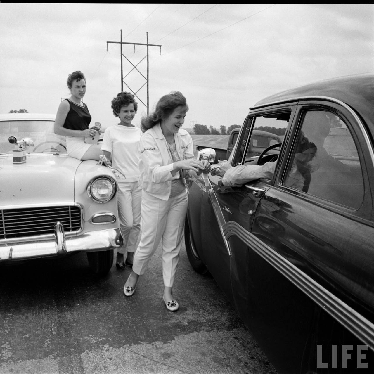 The Dragettes: Pictures of the Kansas City’s All-Girl Hot Rod Club in ...