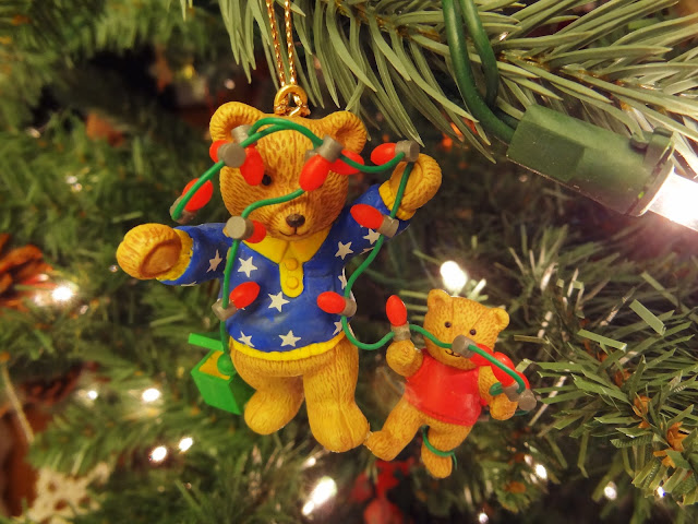 Live and Learn-Toss and Turn: Ornament Parade 3