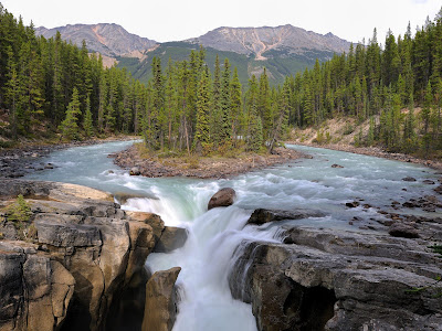Nature Circular Waterfall | Okay Wallpaper
