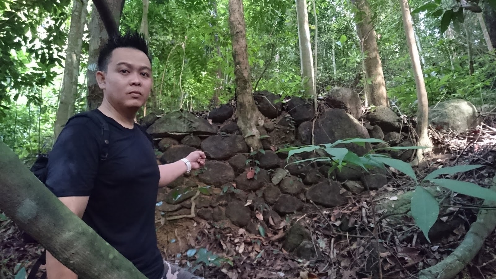 Mendaki Bukit Tokun dari empangan lama. | Dunia ku Imaginasi mu