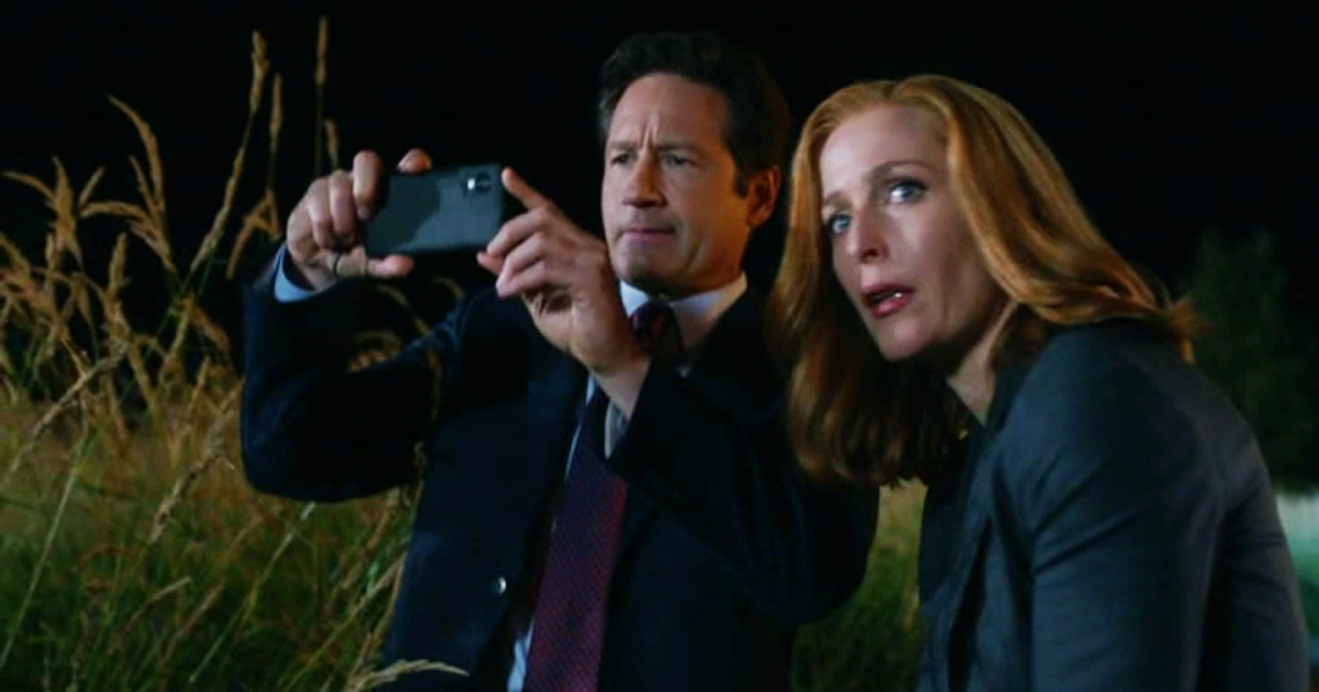 Doux Reviews: The X-Files: Mulder and Scully Meet the Were-Monster