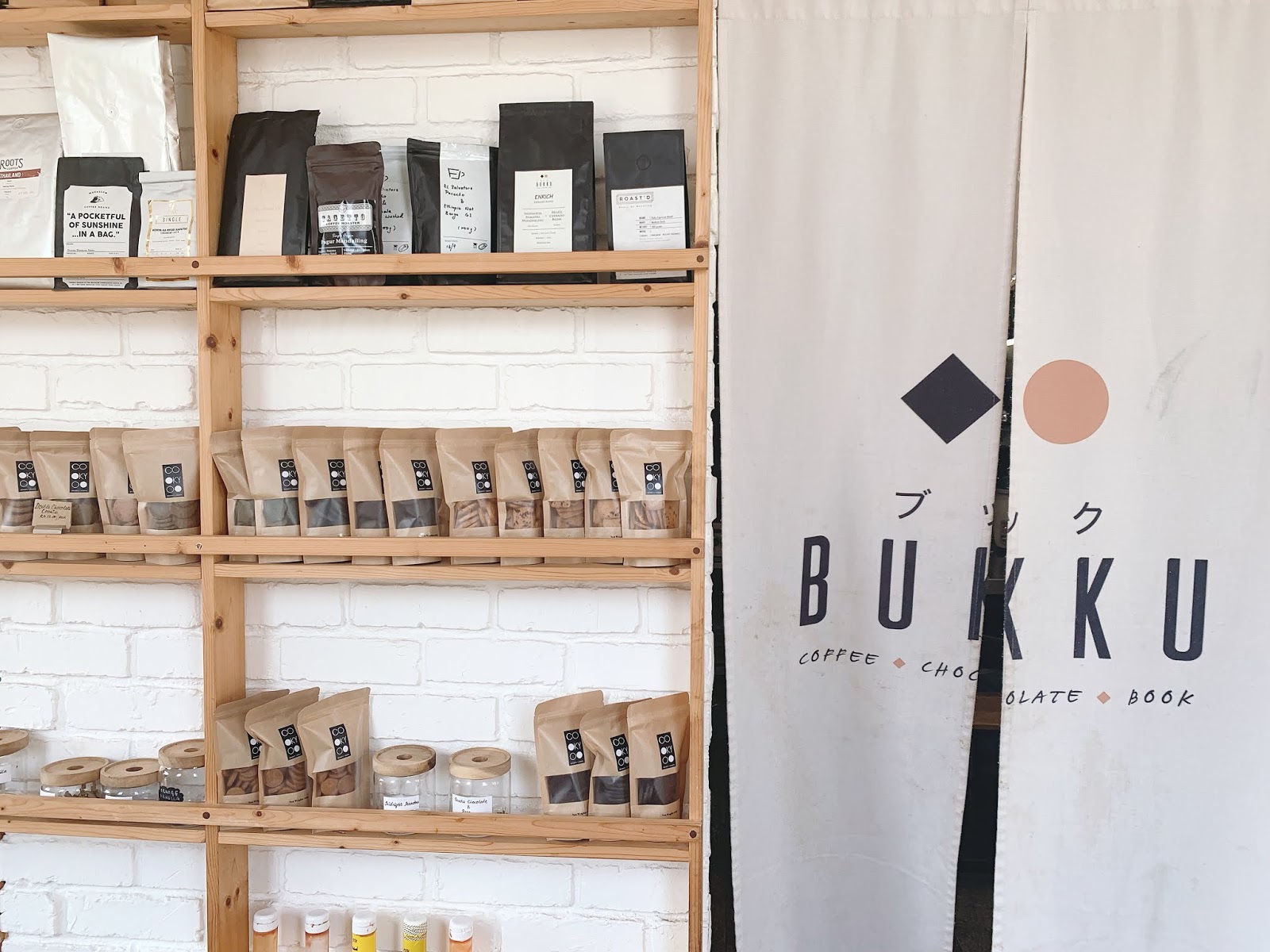 ブック Bukku Cafe, Bukit Raja - 區外簡約優雅咖啡館 | sixth-sense