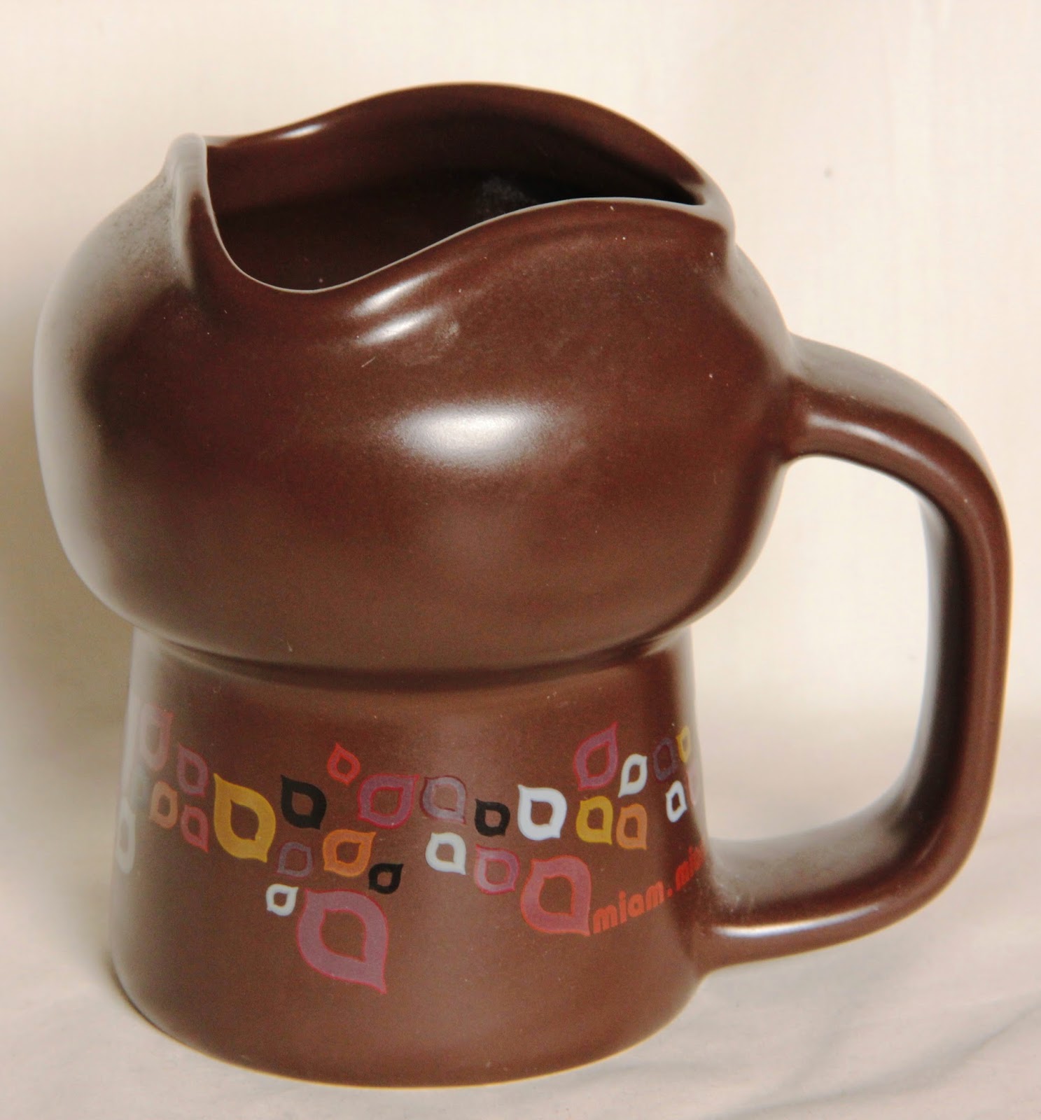 Curio Gifts: Large Brown Mug or Jug "Explore" by Patricia Ryan - Miam Miam