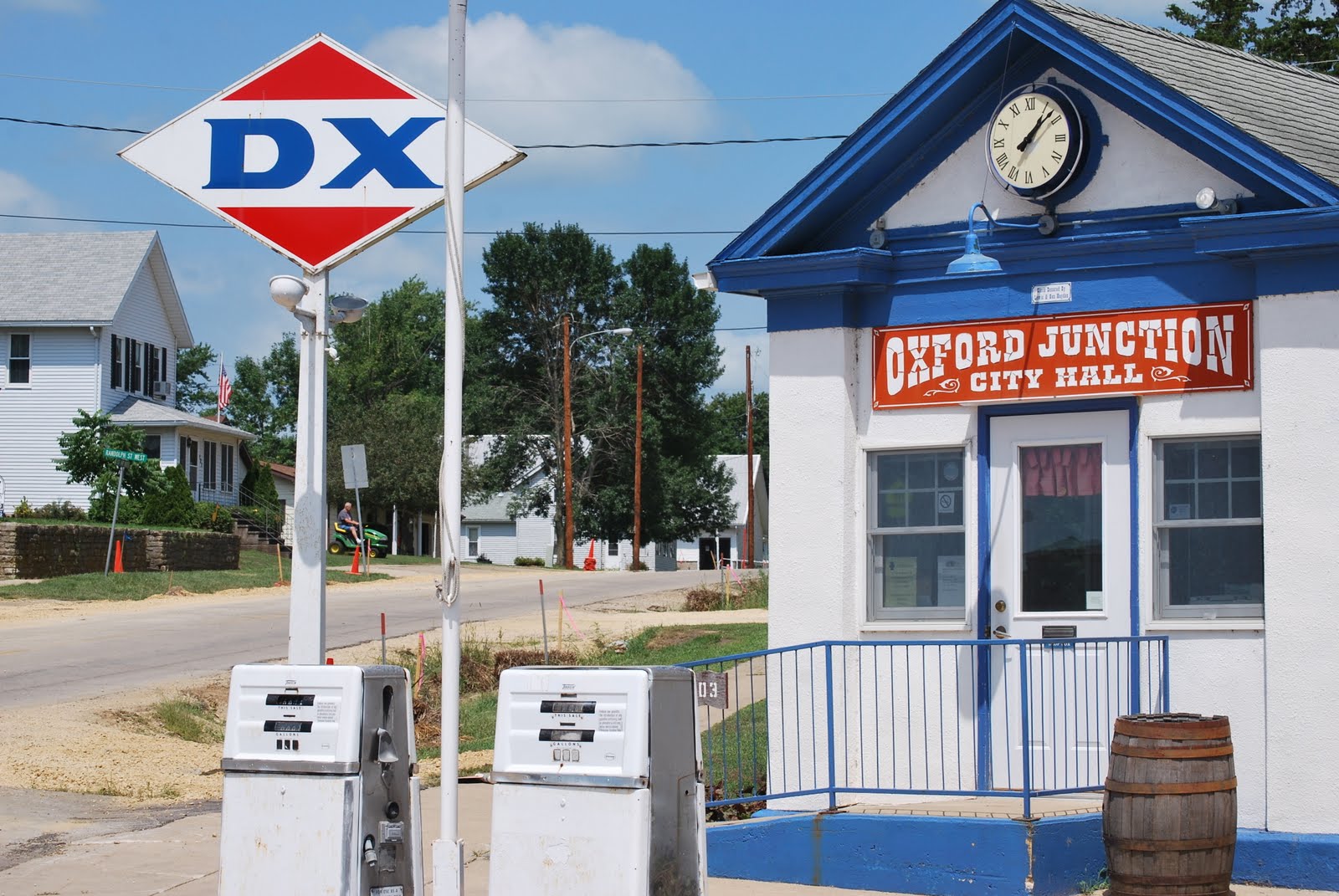 42N Observations: DX Sold Gas at $1.35 per Gallon