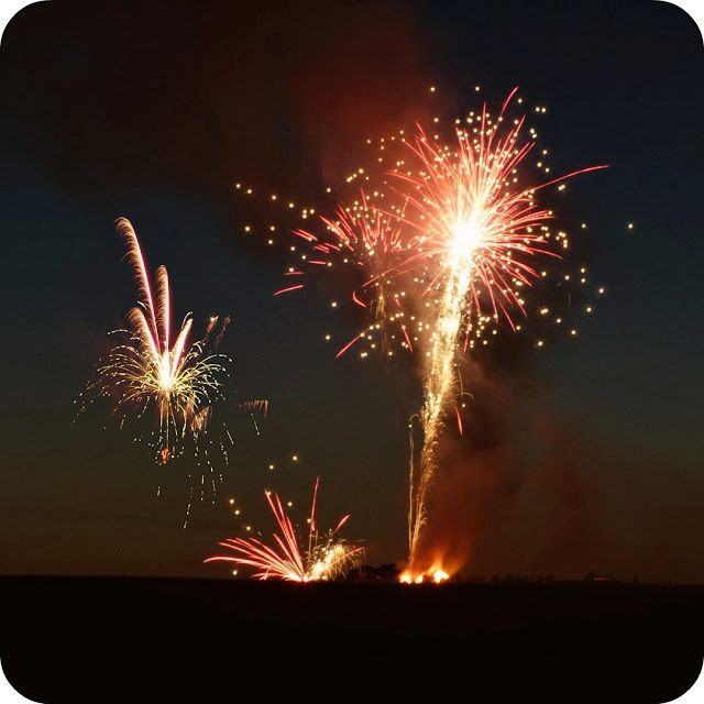 Vintage Vixen: Bonfire!