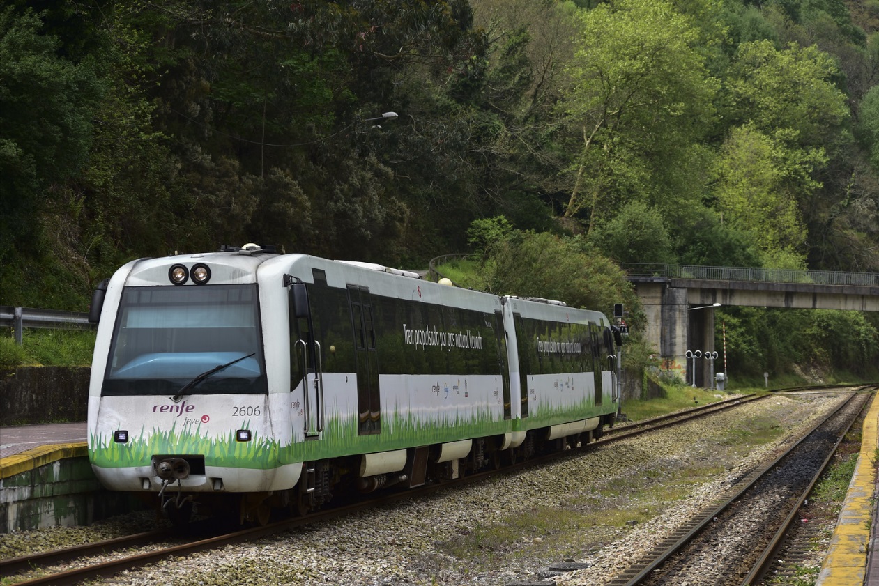 Rails sense fronteres: Unitat de tren Dièsel-Elèctrica sèrie 2600 de ...