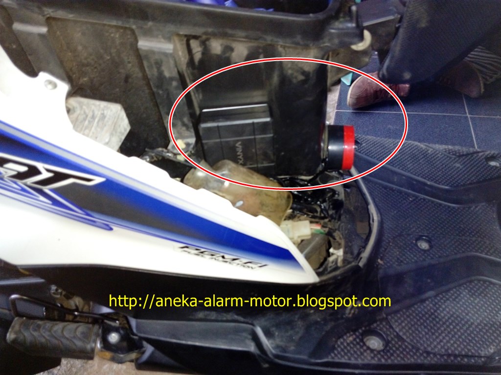 Cara pasang alarm motor remote pada Honda Beat Sporty Fi Cara pasang alarm motor remote pada Honda Beat Sporty Fi