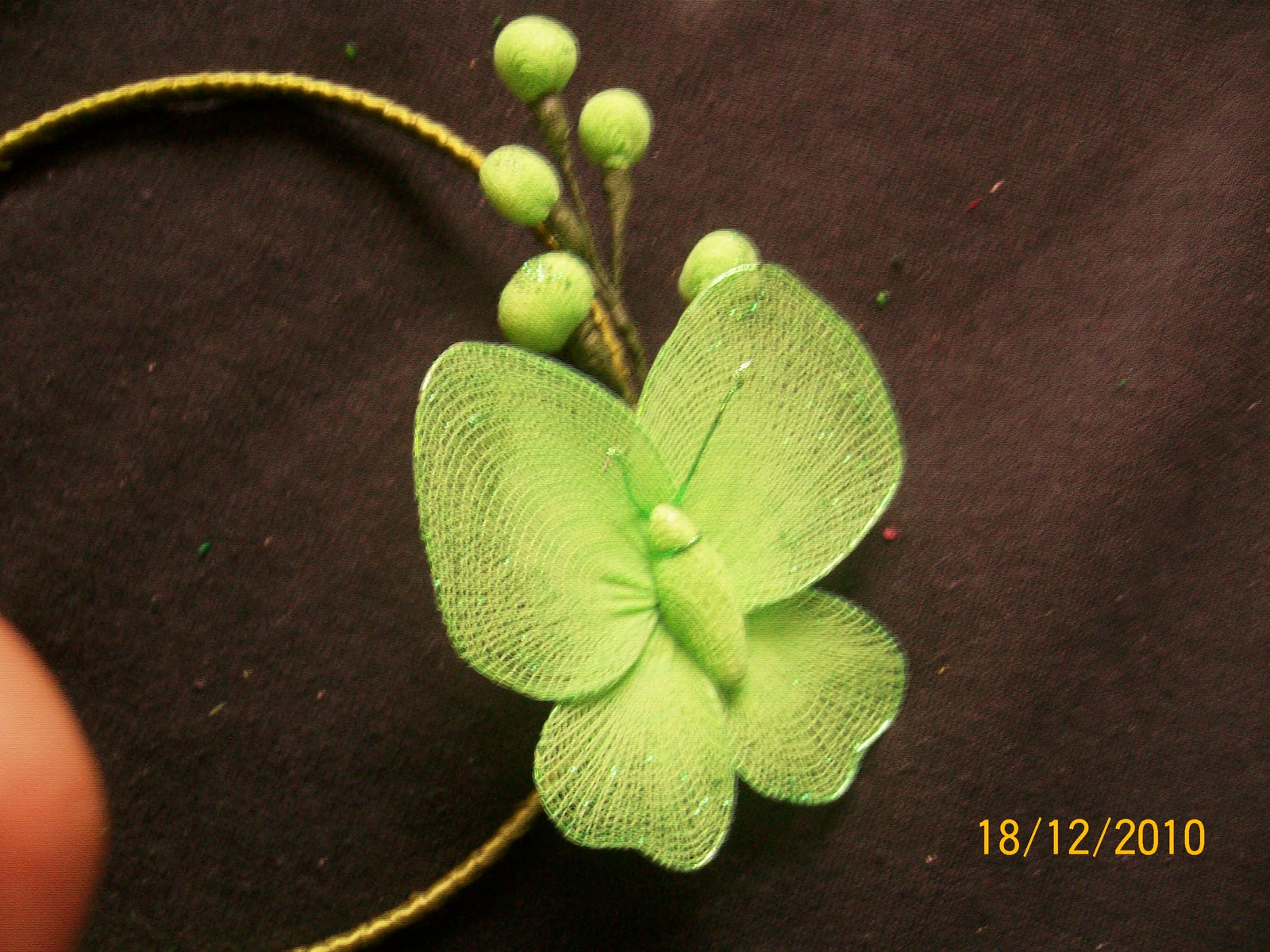 Tinas Creations: Instructions on making a nylon stocking butterfly