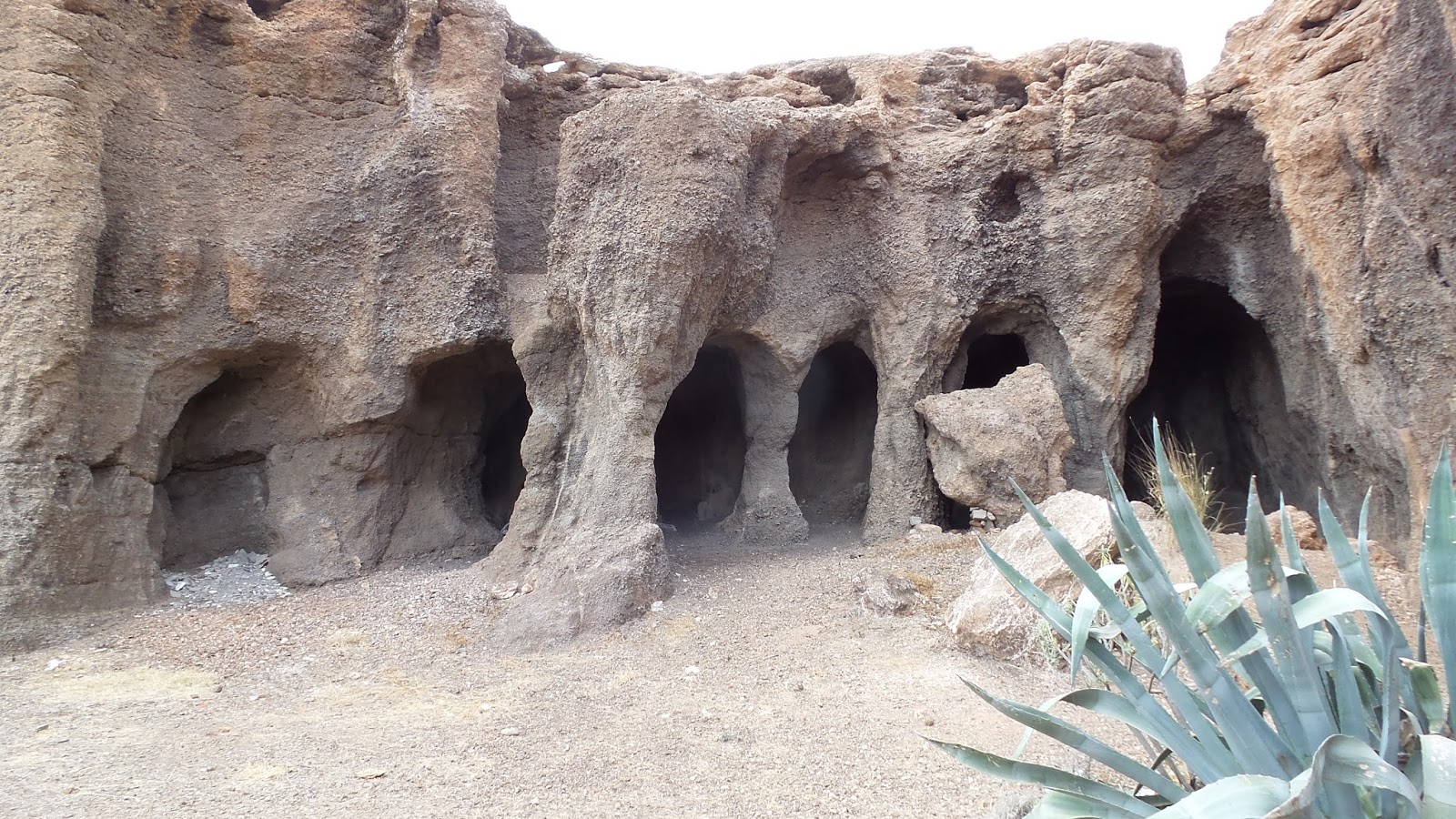 Auf der Sonneninsel Gran Canaria befinden sich zahlreiche Höhlen- und ...