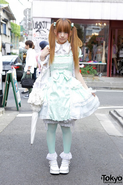 From Sweden to Harajuku - 蛙: Lolita styles