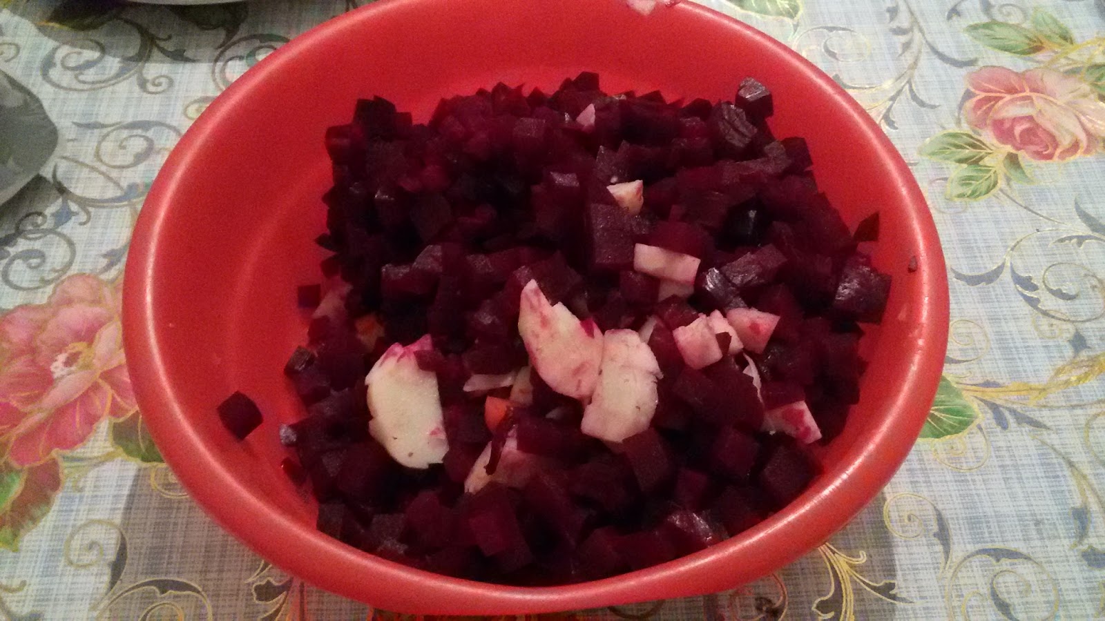 Fotima oshxonasi: Lavlagili salat