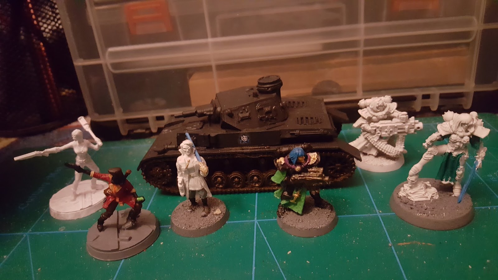 Freodom: 28mm miniatures and conversion bits roundup