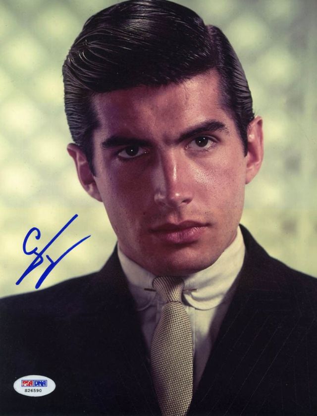 40 Handsome Portrait Photos of American Actor George Hamilton in the ...
