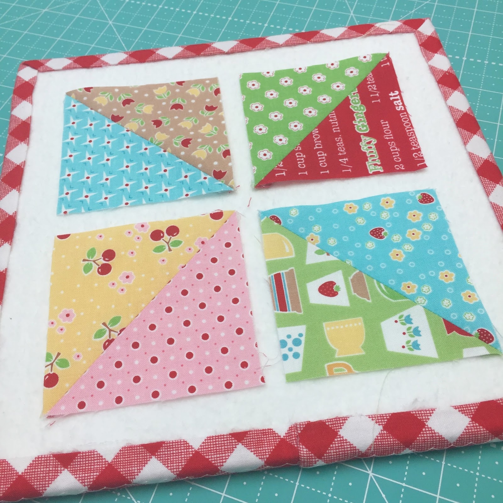 Bee In My Bonnet: Cutie Pie Pincushion Tutorial!!