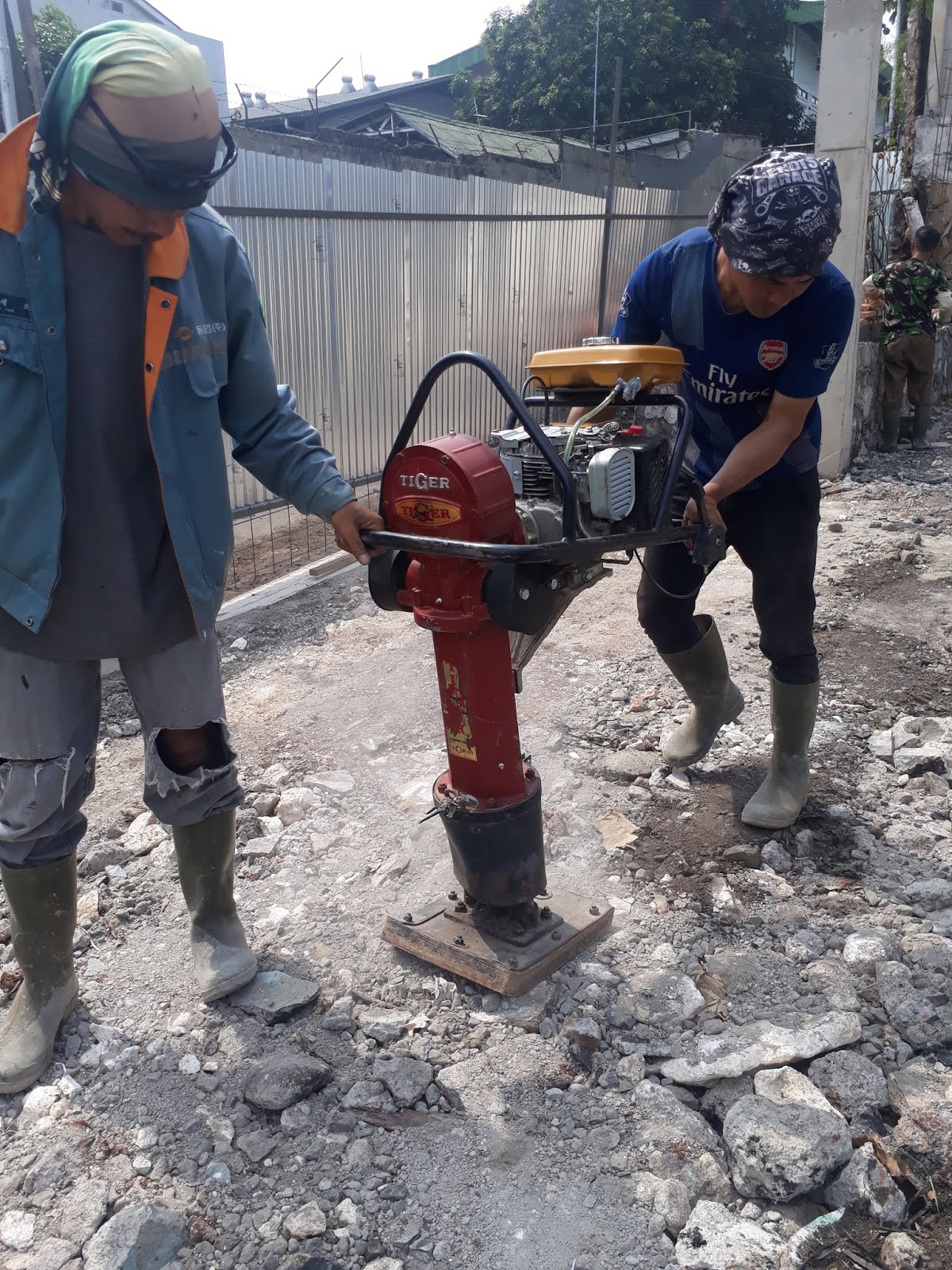 Welcome To Tandu Teknik: SEWA MESIN STAMPER - CUTTING BETON - MOLEN ...