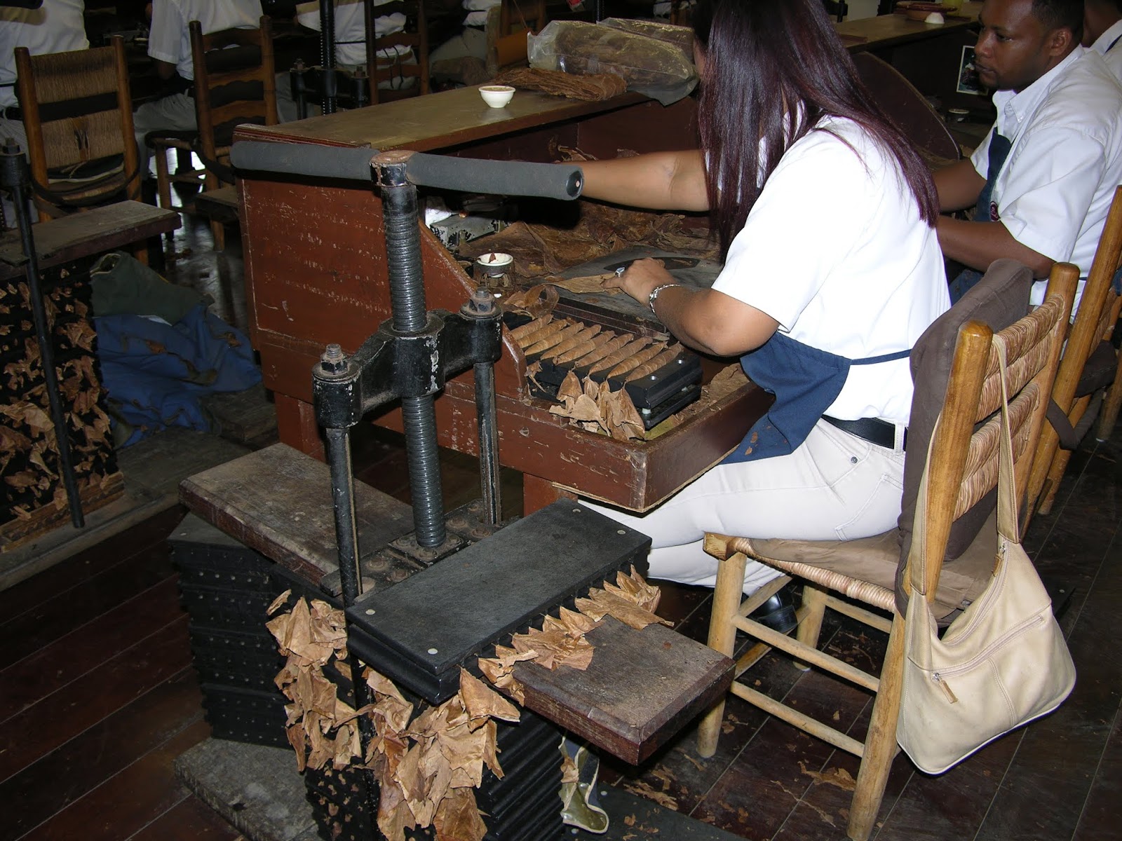 Tobacconist University: CIGARS 101.7: Manufacturing & The Art Of Rolling