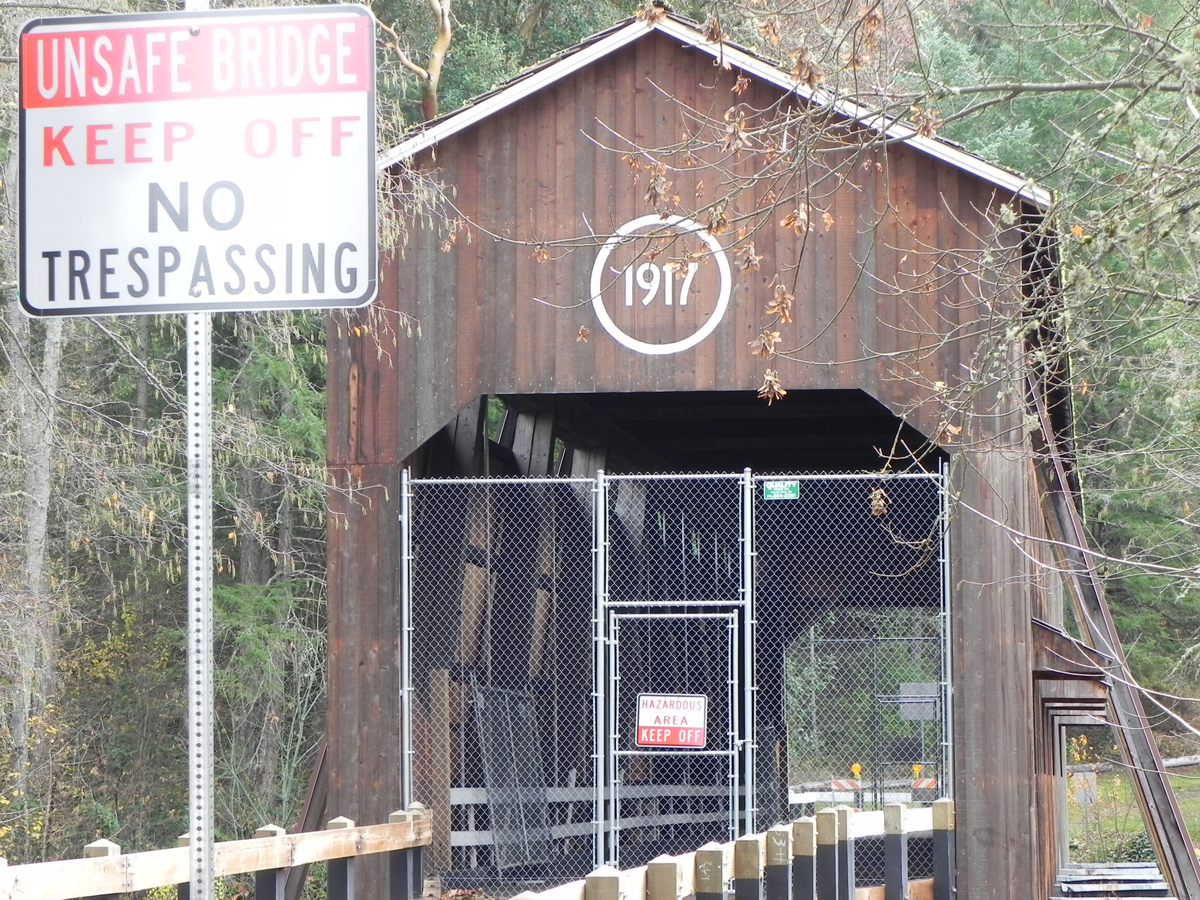COVERED BRIDGES in the Pacific NW (USA)