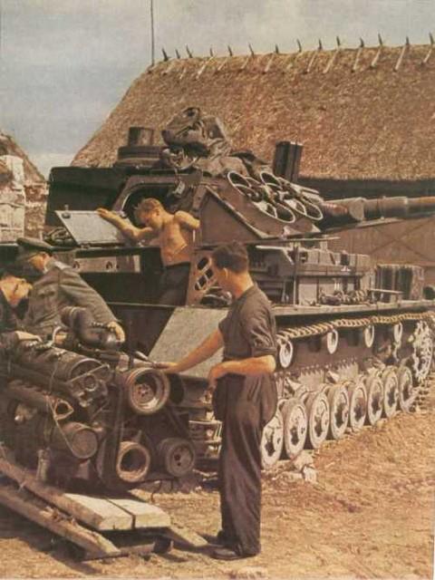 Third Reich Color Pictures: Panzerkampfwagen IV in Color