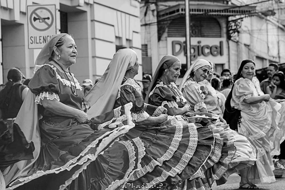 FOLKLOR_ART.: EL XUC EN LA DANZA FOLKLÓRICA