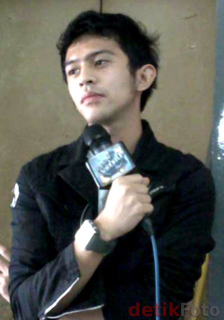 niethyya_canccer28: frans rizky aditya (kiki the potters)