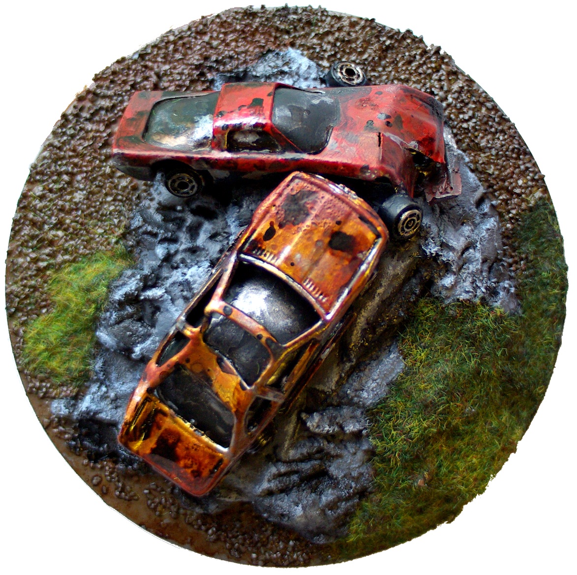 Mono Desire: Miniature terrain: Two abandoned cars (15mm modern/sci-fi)