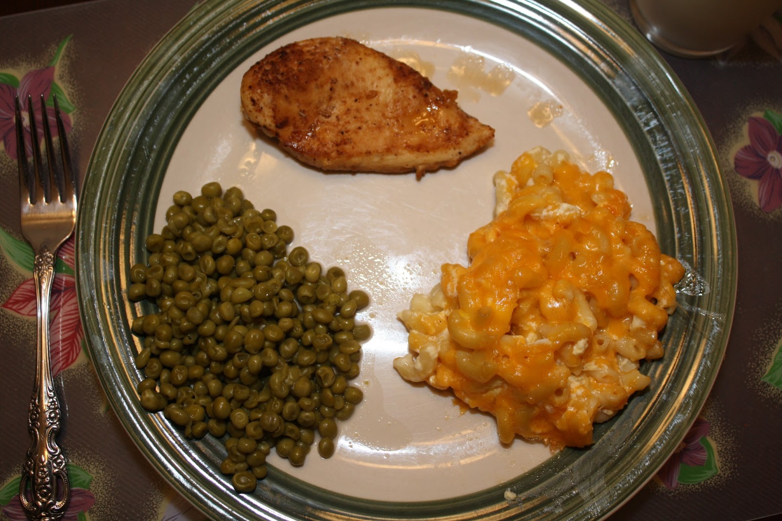 Meals For My Minions: Mom's Macaroni and Cheese