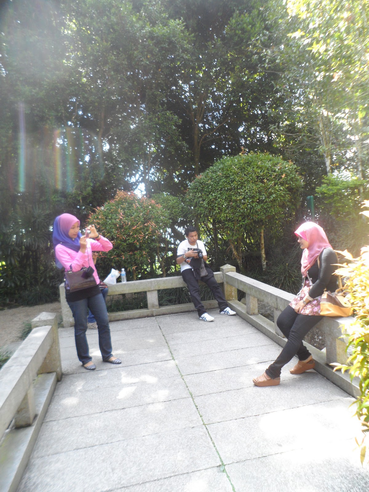 secawan milo sepiring cucur